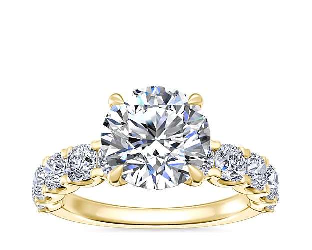 Cushion-Cut Diamond Engagement Ring in 14k Yellow Gold