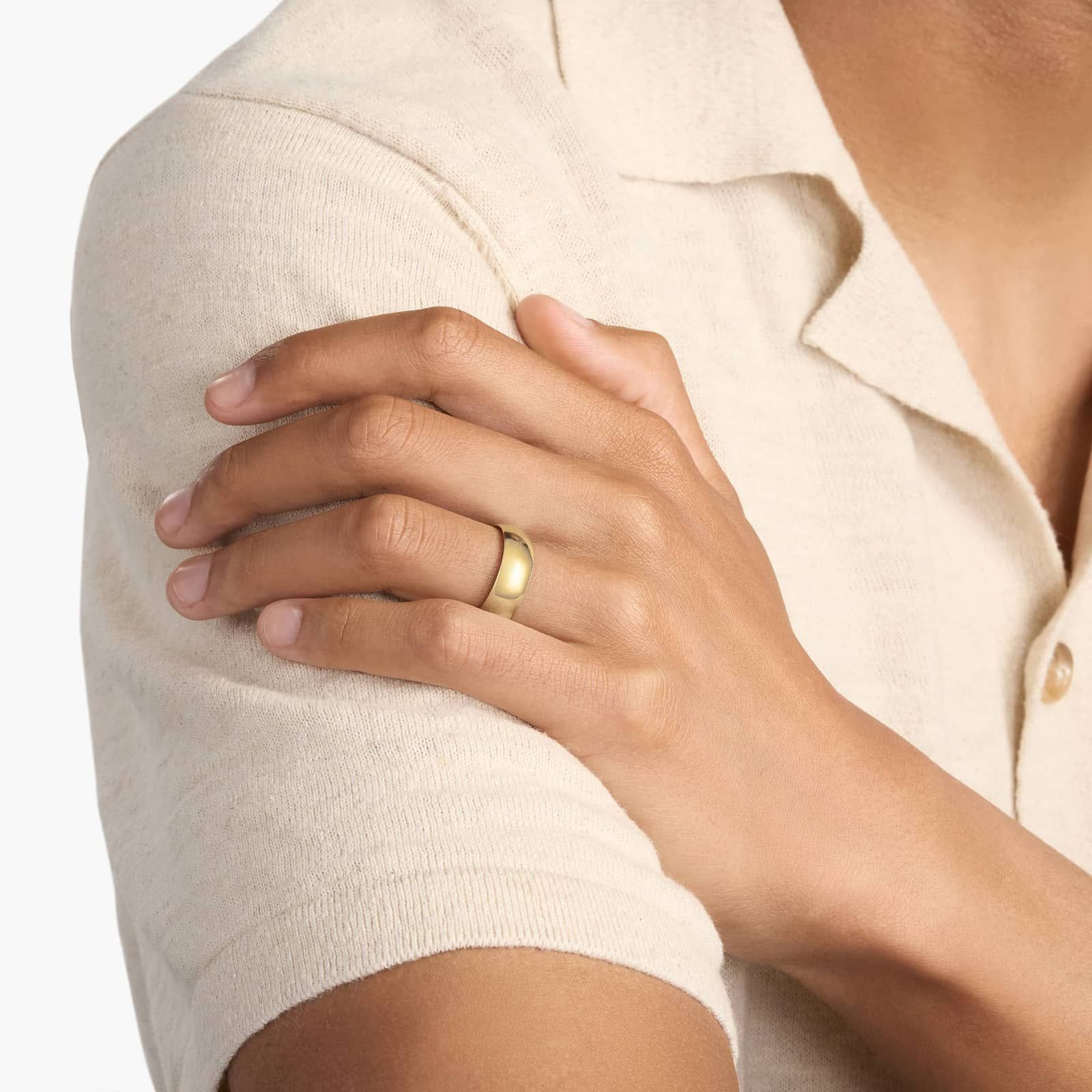 Classic Wedding Ring in 14k Yellow Gold (7mm)