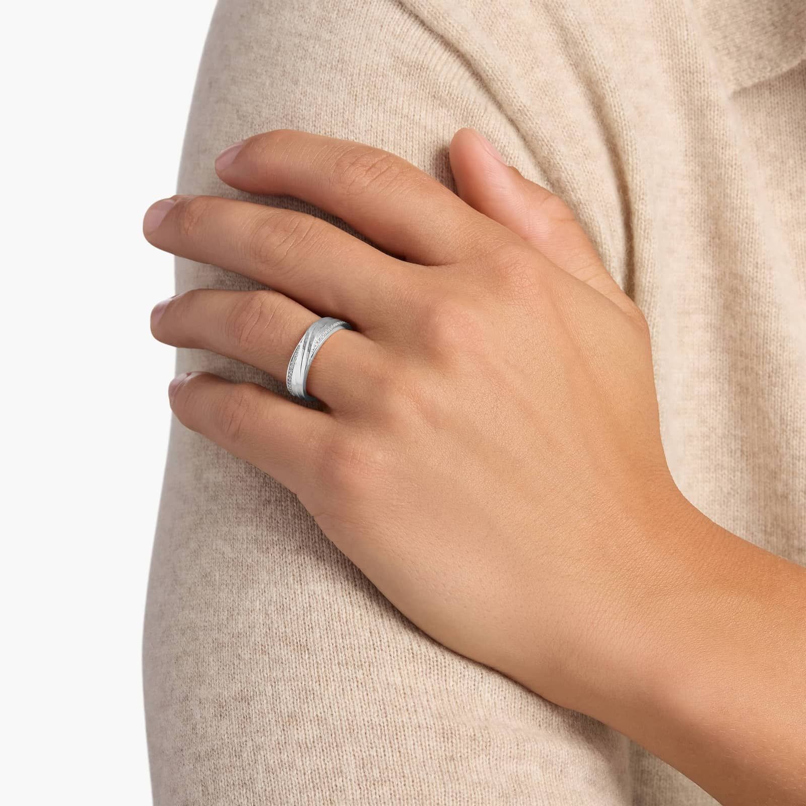 Diagonal Lined with Pavé Diamond Edge Men's Wedding Ring in Platinum (1/8 ct. tw.)