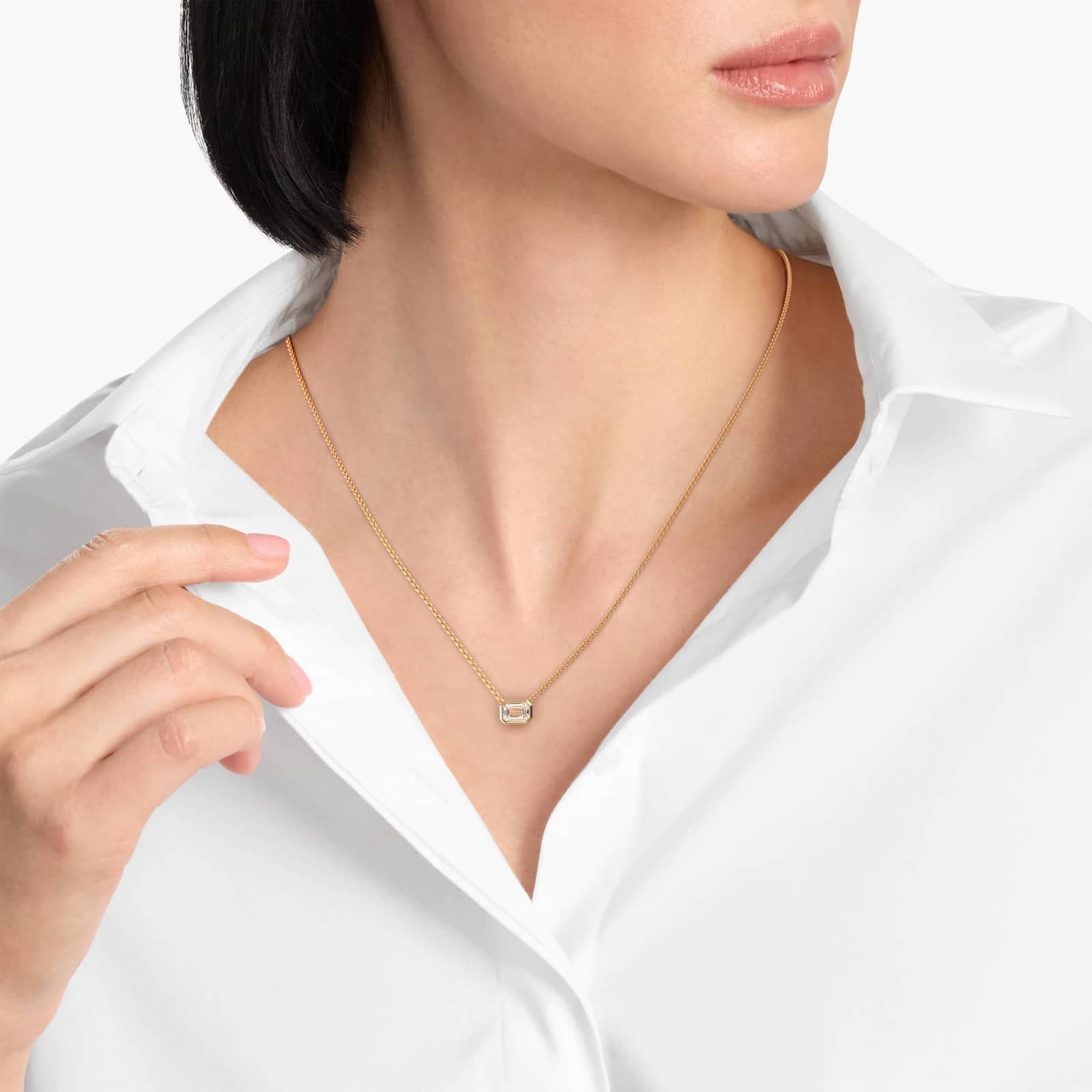 East West Emerald Cut Bezel Diamond Pendant In 14K Yellow Gold (Setting)