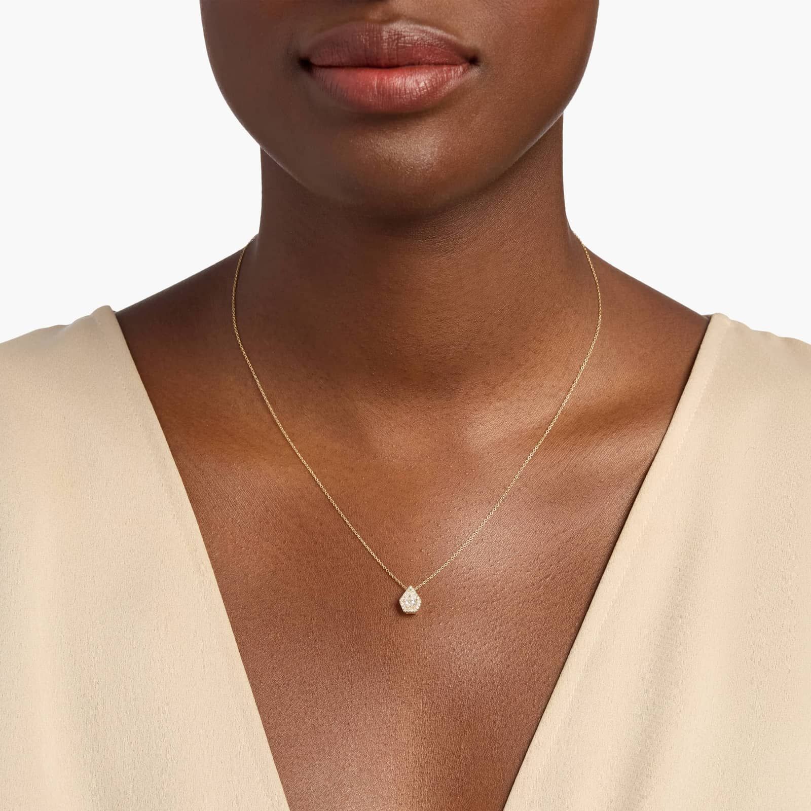 Diamond Pear Five Edge Halo Pendant in 14K Yellow Gold (2/5 Ct. Tw.)